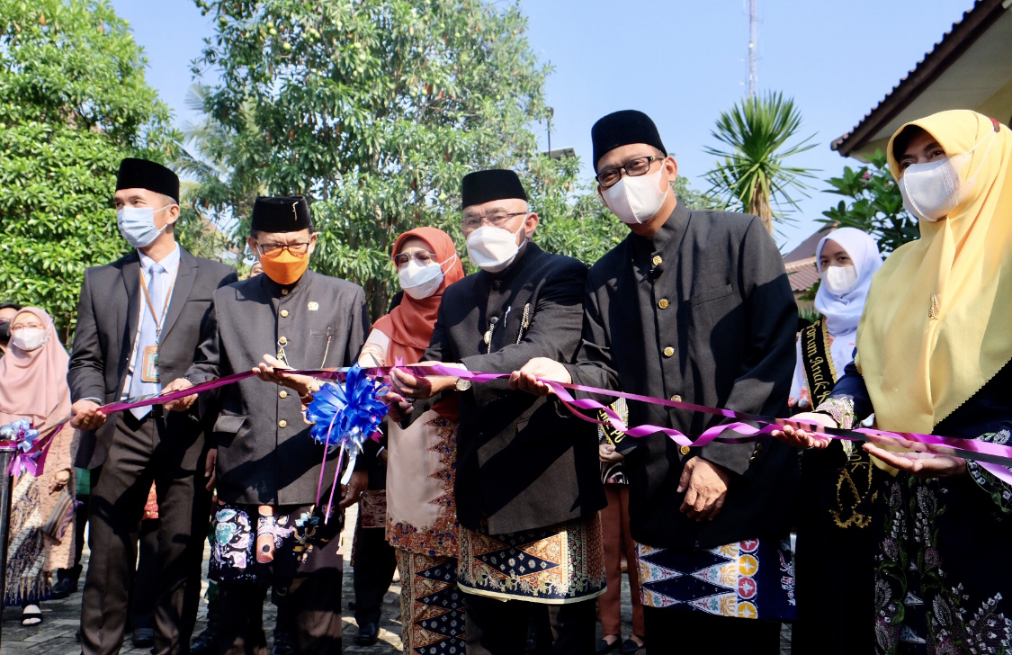Di Moment HUT Kota Depok, Idris Resmikan SIMORA | www.mohammadidris.id